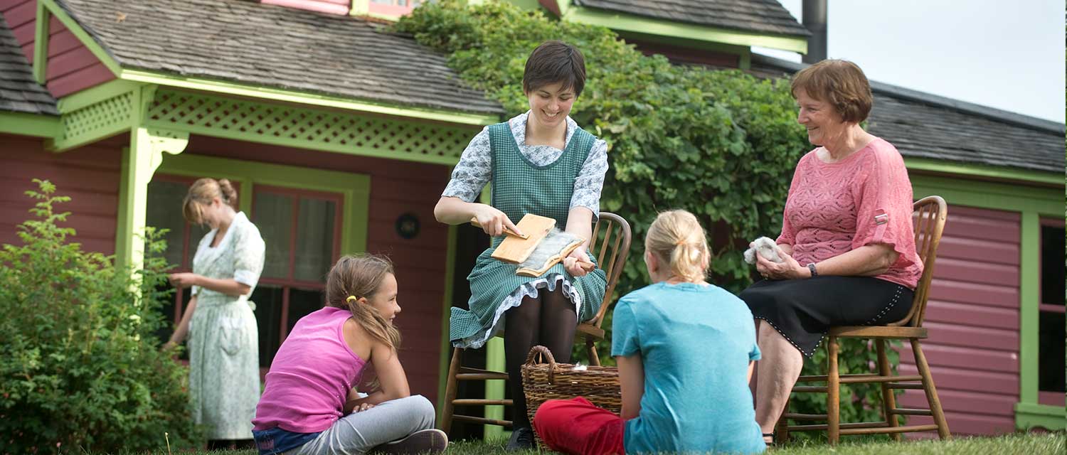 Programs & Experiences | Stephansson House